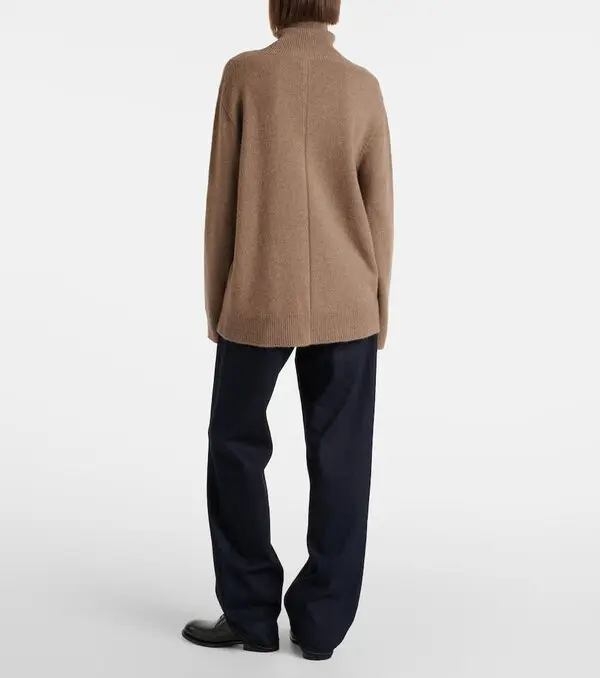 THE ROW Hepny Cashmere Turtleneck Sweater