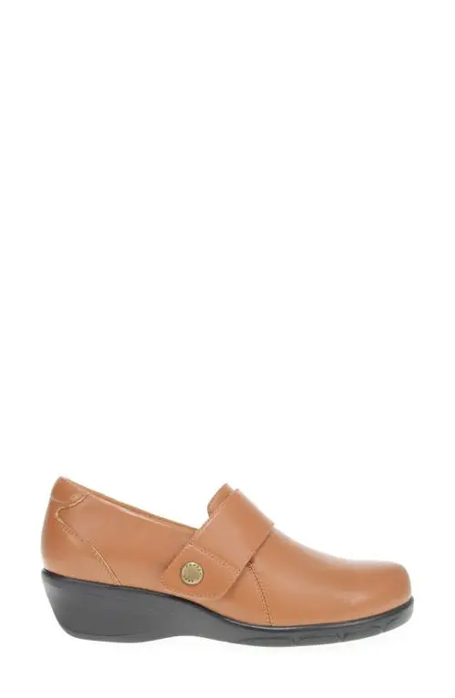 PROPET Wallis Slip-on Shoe - Caramel