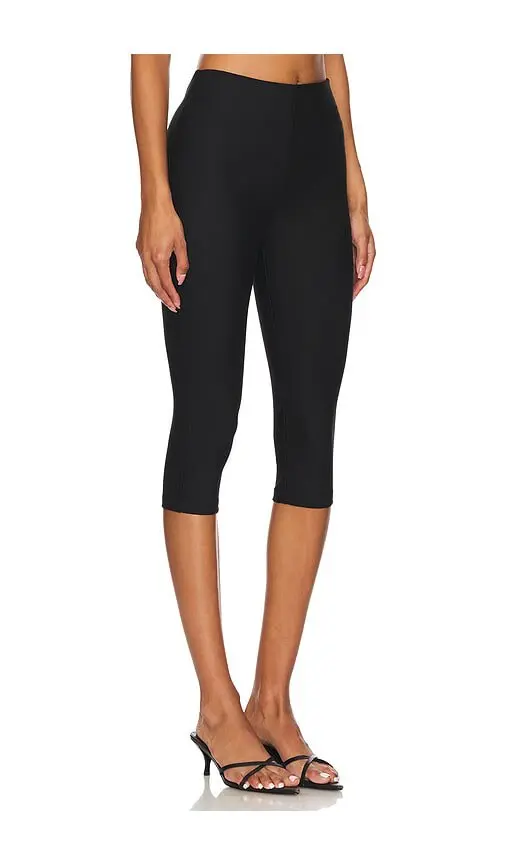 Superdown Chaya Capri