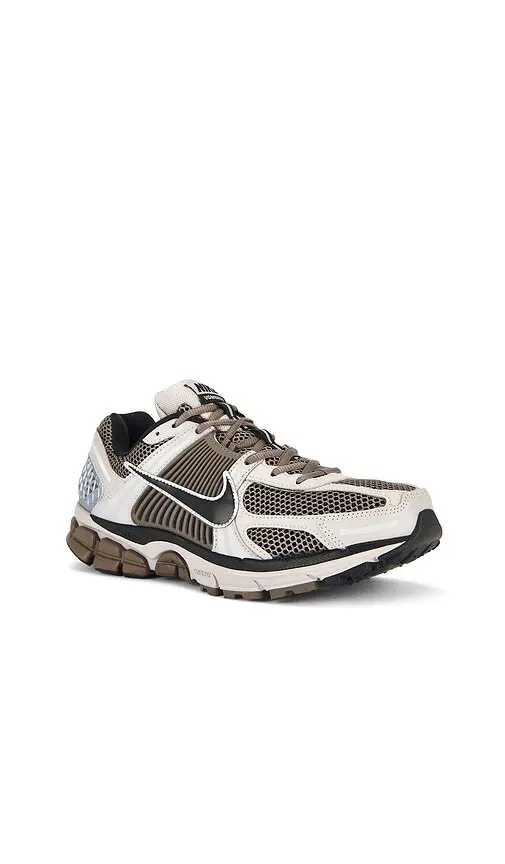 Nike Zoom Vomero 5 - College Grey  Black  & Cave Stone