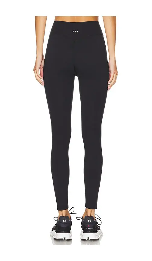 437 The V Legging