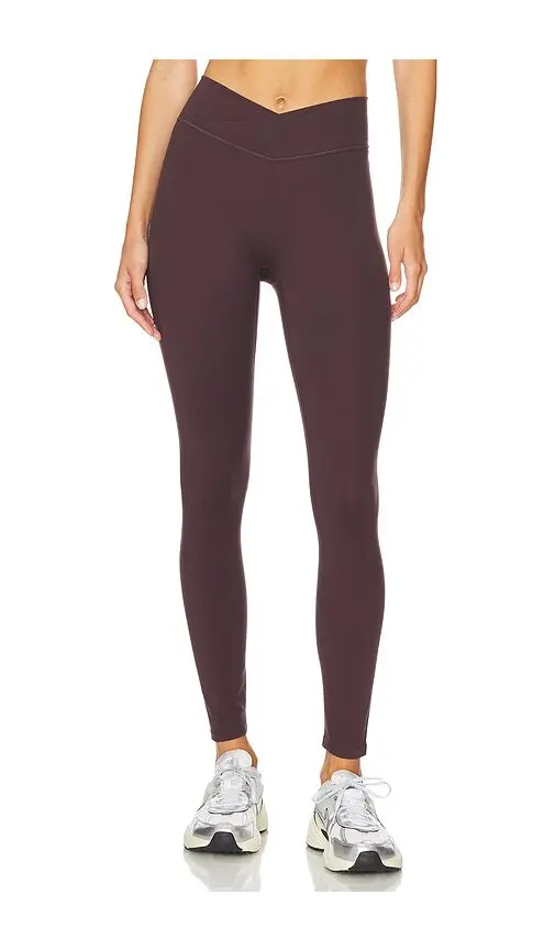 437 The V Legging In Brown - Espresso