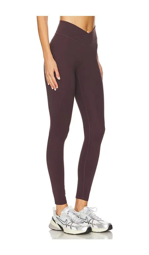 437 The V Legging In Brown - Espresso