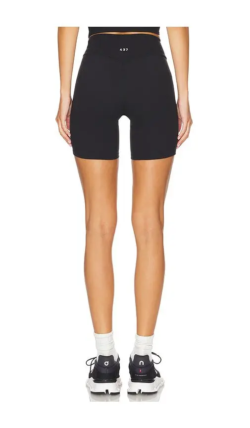 437 The V Short