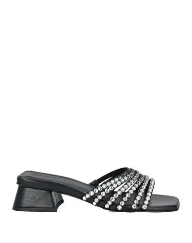 Sandro Leather Sandals With Appliqués