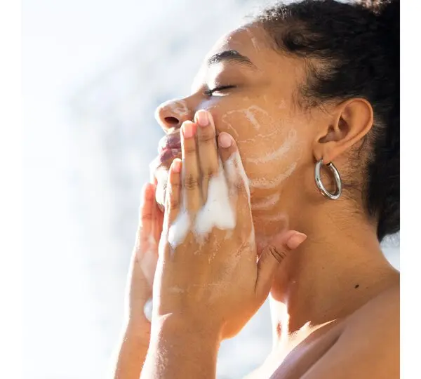 MAKARI Renewal Glow Cleansing Foam