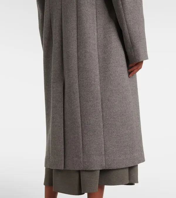 Valentino Garavani Bow-detail Wool And Cashmere Coat