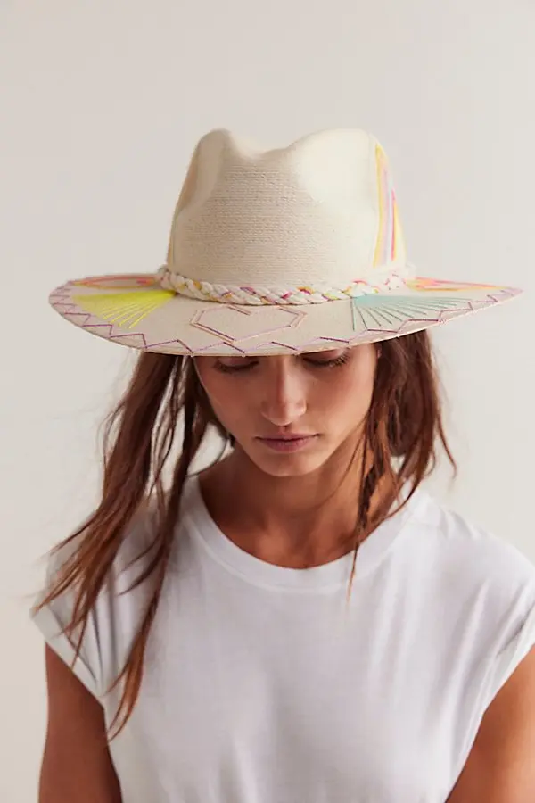 Corazon Playero Sunshine Embroidered Hat - Pastels