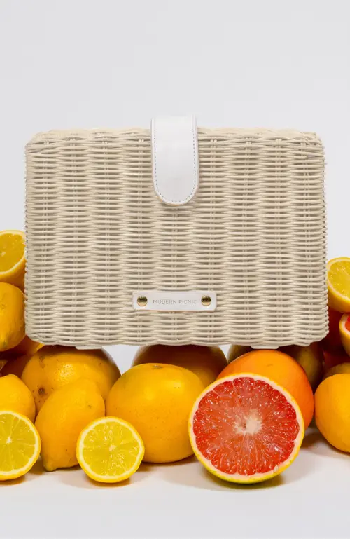 MODERN PICNIC The Snacker - White Wicker