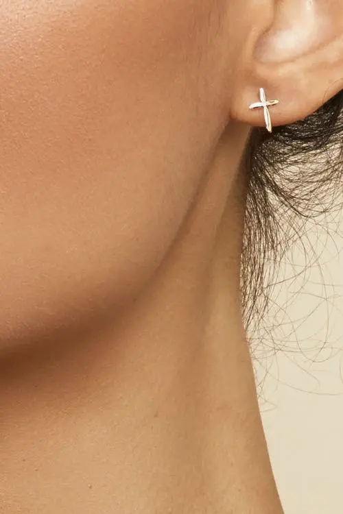 ORADINA 14k Cross Stud Earrings