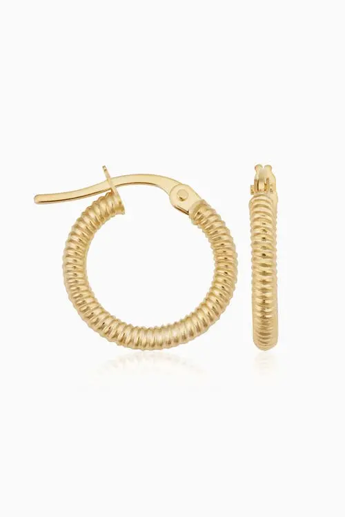 ORADINA 18k Ribbed Mini Hoop Earrings - Yellow Gold