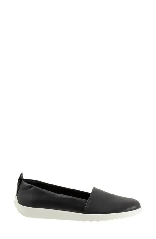 Softwalk Deva Flat - Black