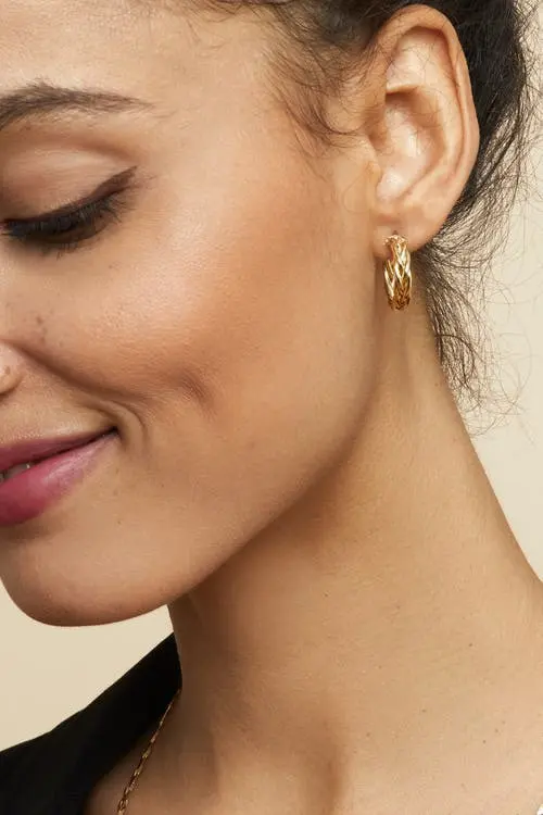 ORADINA 14k Caesar Midi Hoop Earrings