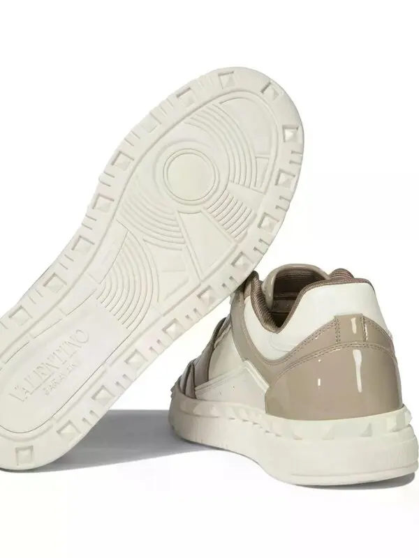 Valentino Garavani Freedot Low-top Sneakers - Neutrals