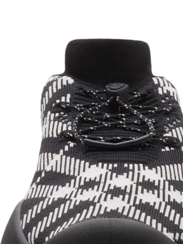 Burberry Neptune Sneakers - Black