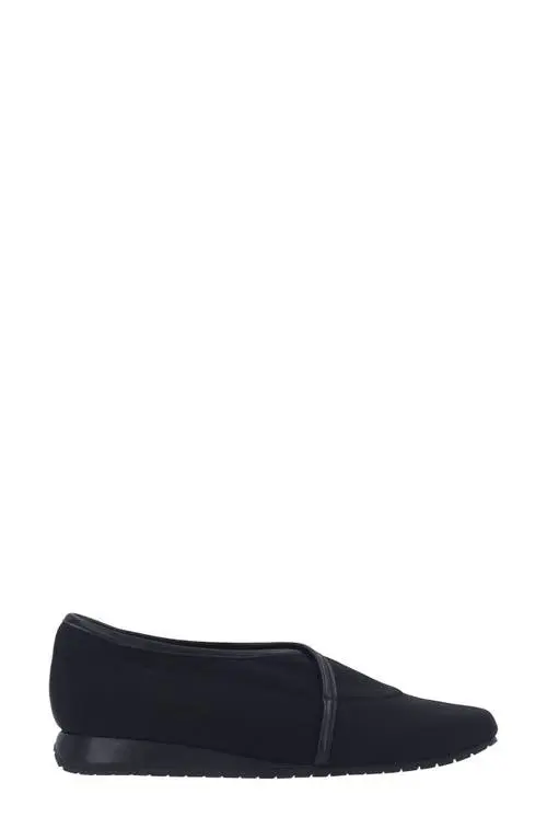 L'AMOUR DES PIEDS Taura Flat