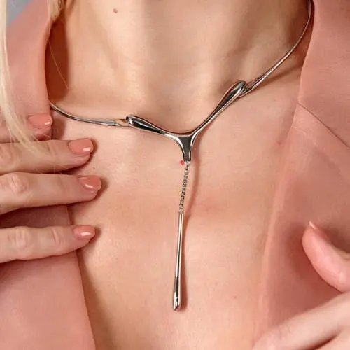 LUCY QUARTERMAINE Drop Y Neck Necklace - Sterling Silver