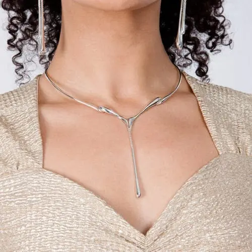 LUCY QUARTERMAINE Drop Y Neck Necklace - Sterling Silver