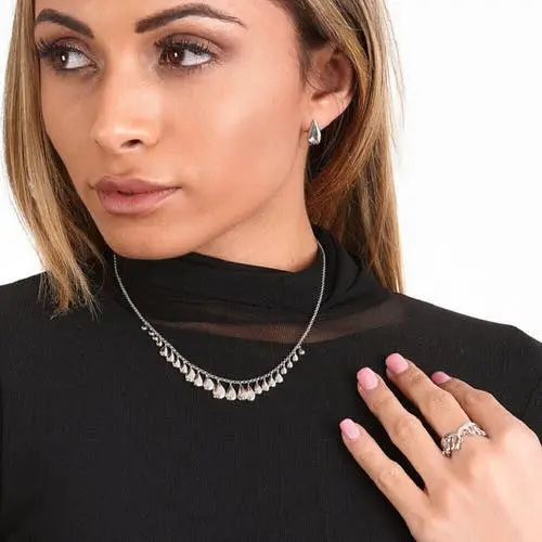 LUCY QUARTERMAINE Teardrop Choker Necklace