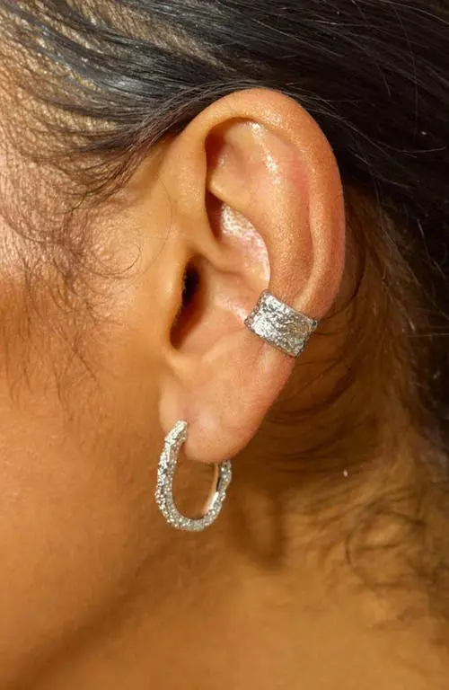 LUCY QUARTERMAINE Hula Small Hoop Earrings - Sterling Silver