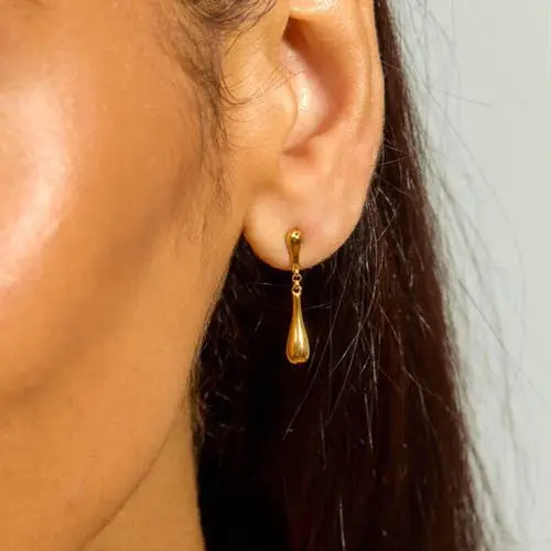 LUCY QUARTERMAINE Falling Drop Earrings - Gold Vermeil