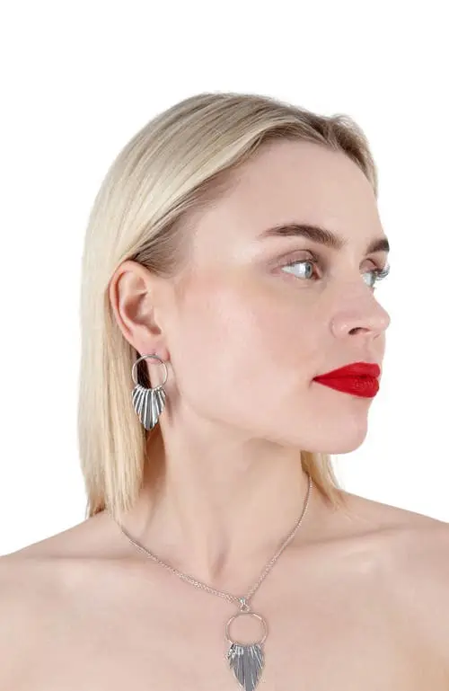LUCY QUARTERMAINE Temple Dangle Earrings - Sterling Silver
