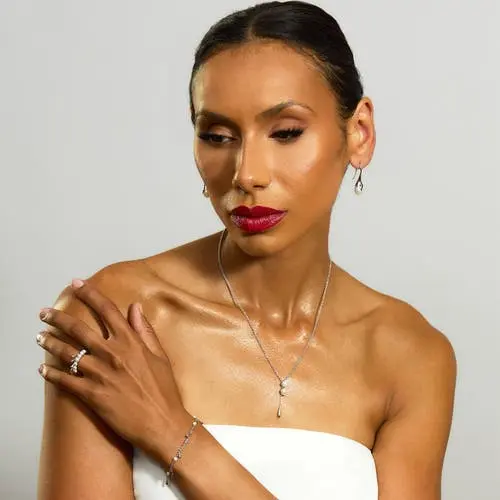 LUCY QUARTERMAINE Royal Pearl Drop Bracelet