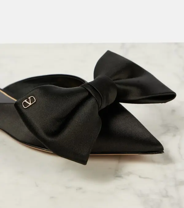 Valentino Garavani Un Chateau Bow Satin Mules