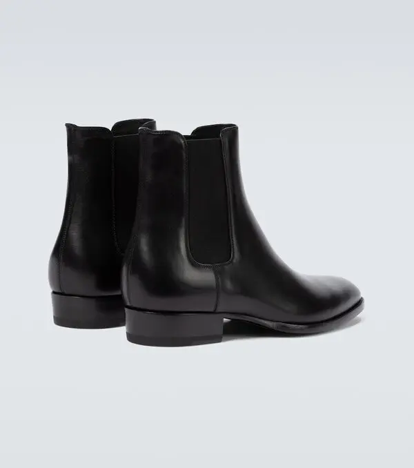 Saint Laurent Wyatt Leather Chelsea Boots