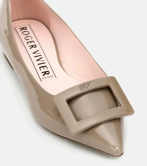 ROGER VIVIER Gommettine Ball Ballet Flats - Beige