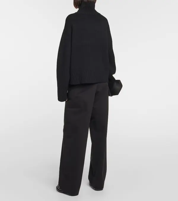 LISA YANG Fleur Cashmere Turtleneck Sweater