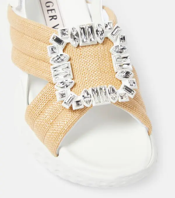ROGER VIVIER Viv' Run Light Strass Buckle Sandals - Beige