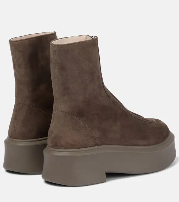 THE ROW Zipped Suede Boots - Brown