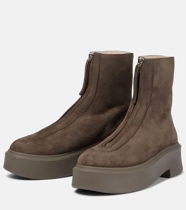 THE ROW Zipped Suede Boots - Brown