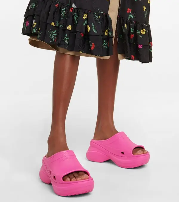 Balenciaga Pool Crocs™ Mules - Pink