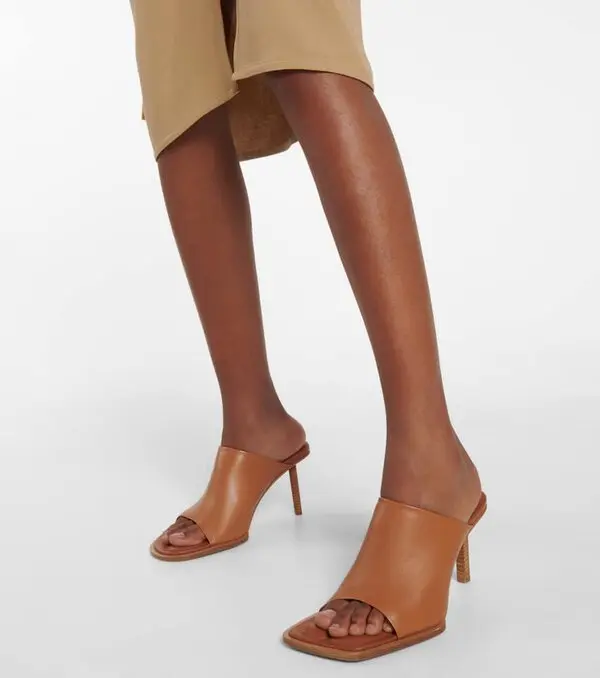 Jacquemus Les Mules Carres Ronds Leather Mules
