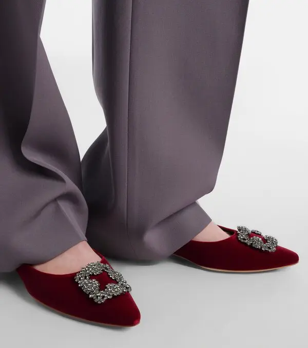 Manolo Blahnik Hangisi Embellished Velvet Ballet Flats - Red