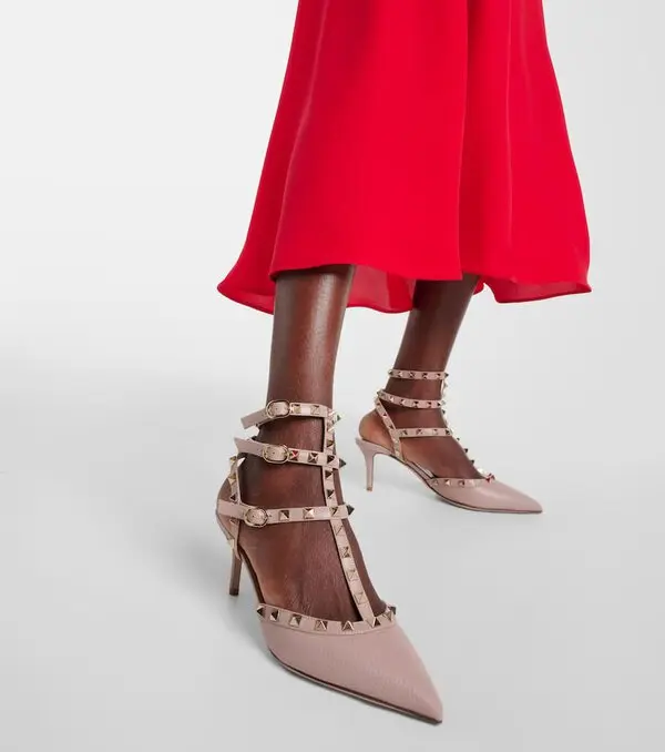 Valentino Garavani Rockstud Leather Pumps - Beige
