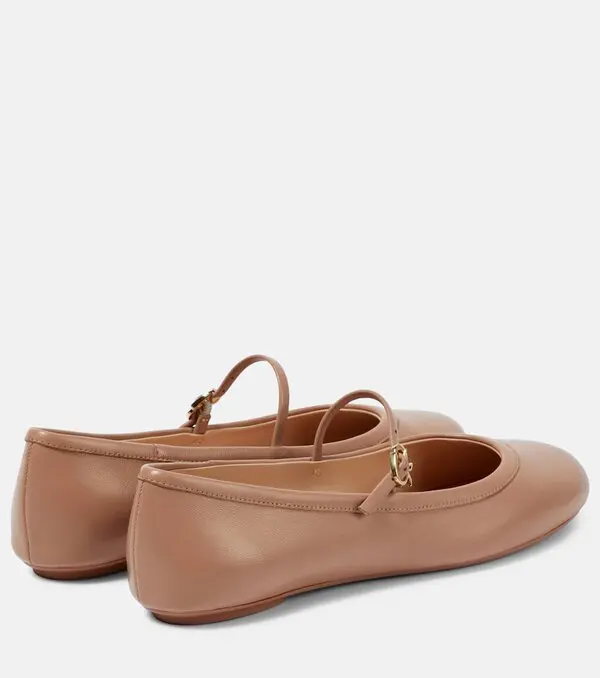 GIANVITO ROSSI Carla Leather Ballerinas - Beige