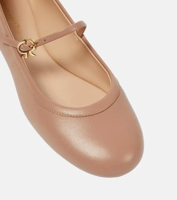 GIANVITO ROSSI Carla Leather Ballerinas - Beige