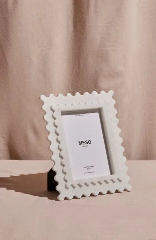 MESO GOODS Lu Marble Frame