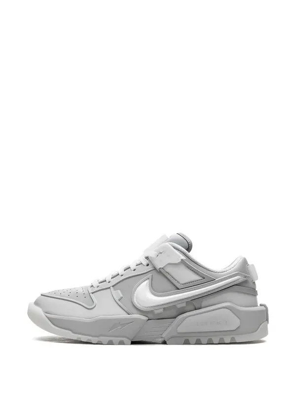 Nike Dunk Genesis Low Top Sneakers