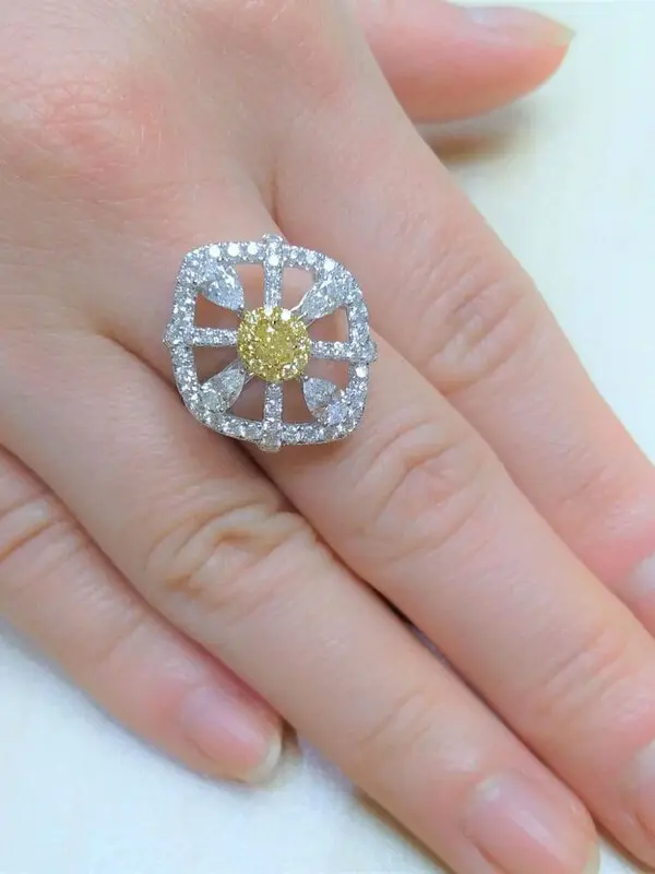 HYT JEWELRY 18kt White Gold Yellow Diamond Ring