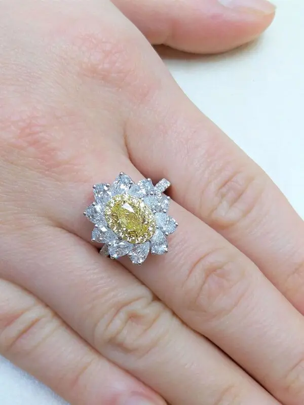 HYT JEWELRY 18kt White Gold Diamond Ring