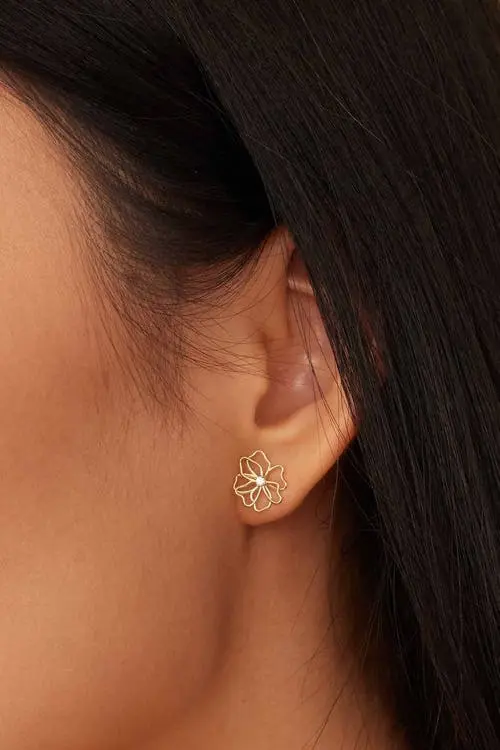 ORADINA 14k Full Bloom Stud Earrings