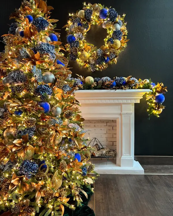 WINWARD HOME Deluxe Display 7.5' Pre-lit Christmas Garland - Blue/gold