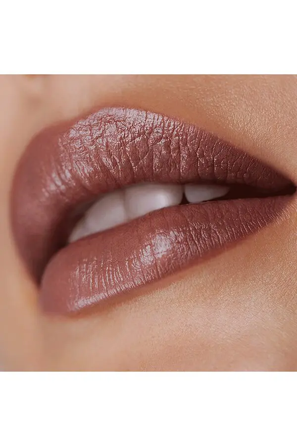 Victoria Beckham Posh Lip - Pose