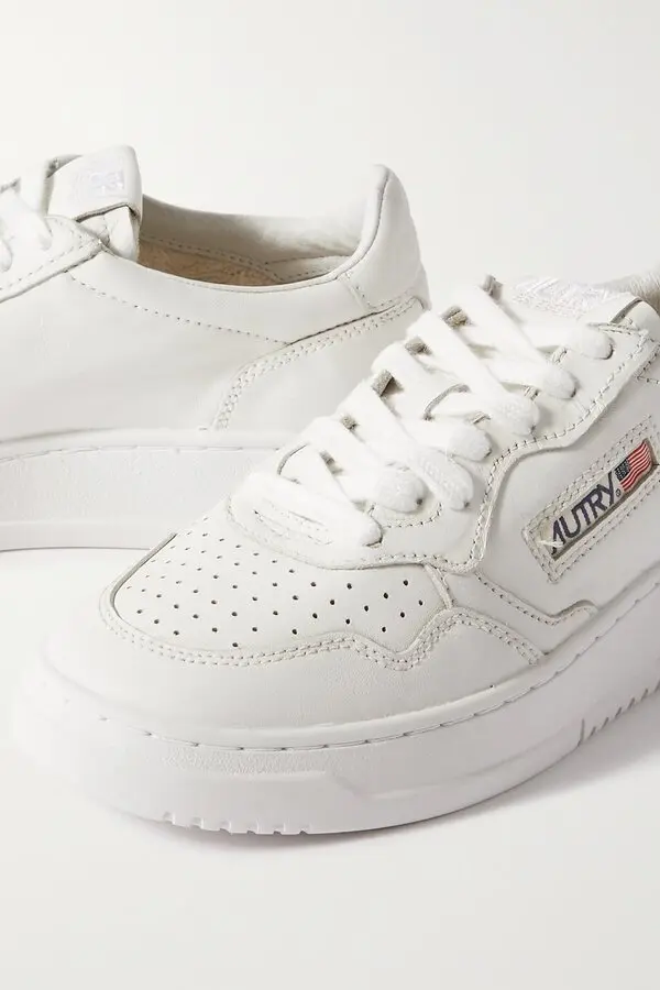 AUTRY Medalist Low Leather Sneakers