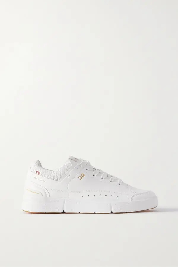 On The Roger Centre Court Trainers