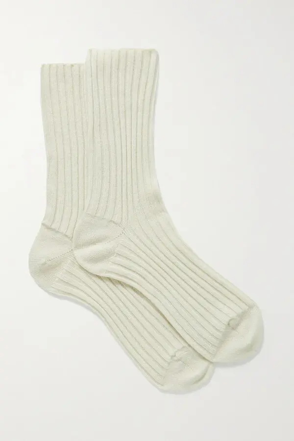 THE ROW Ribbed Cashmere Socks - Ivory
